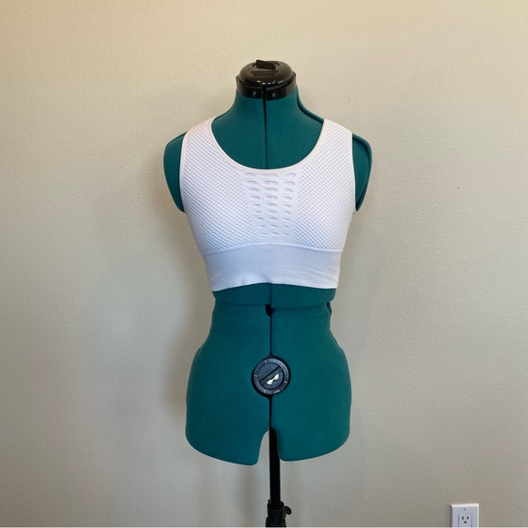 Zella | Intimates & Sleepwear | Z By Zella White Sports Bra With Cutrip ...
